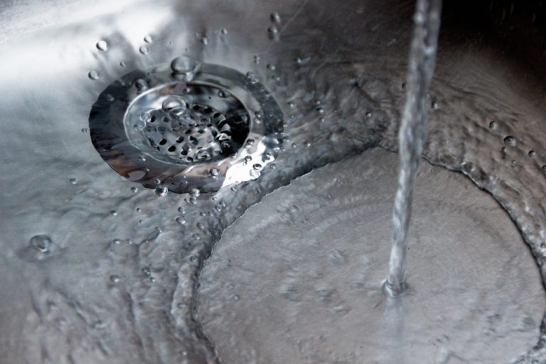 HDB | MNH – Sink Maintenance and Unclogging Tips